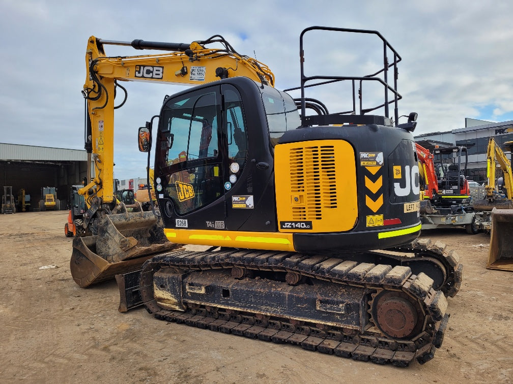 2018 JCB JZ140LC 15T EXCAVATOR WITH TILT HITCH, BUCKETS AND 1930 HRS ( — Proquip