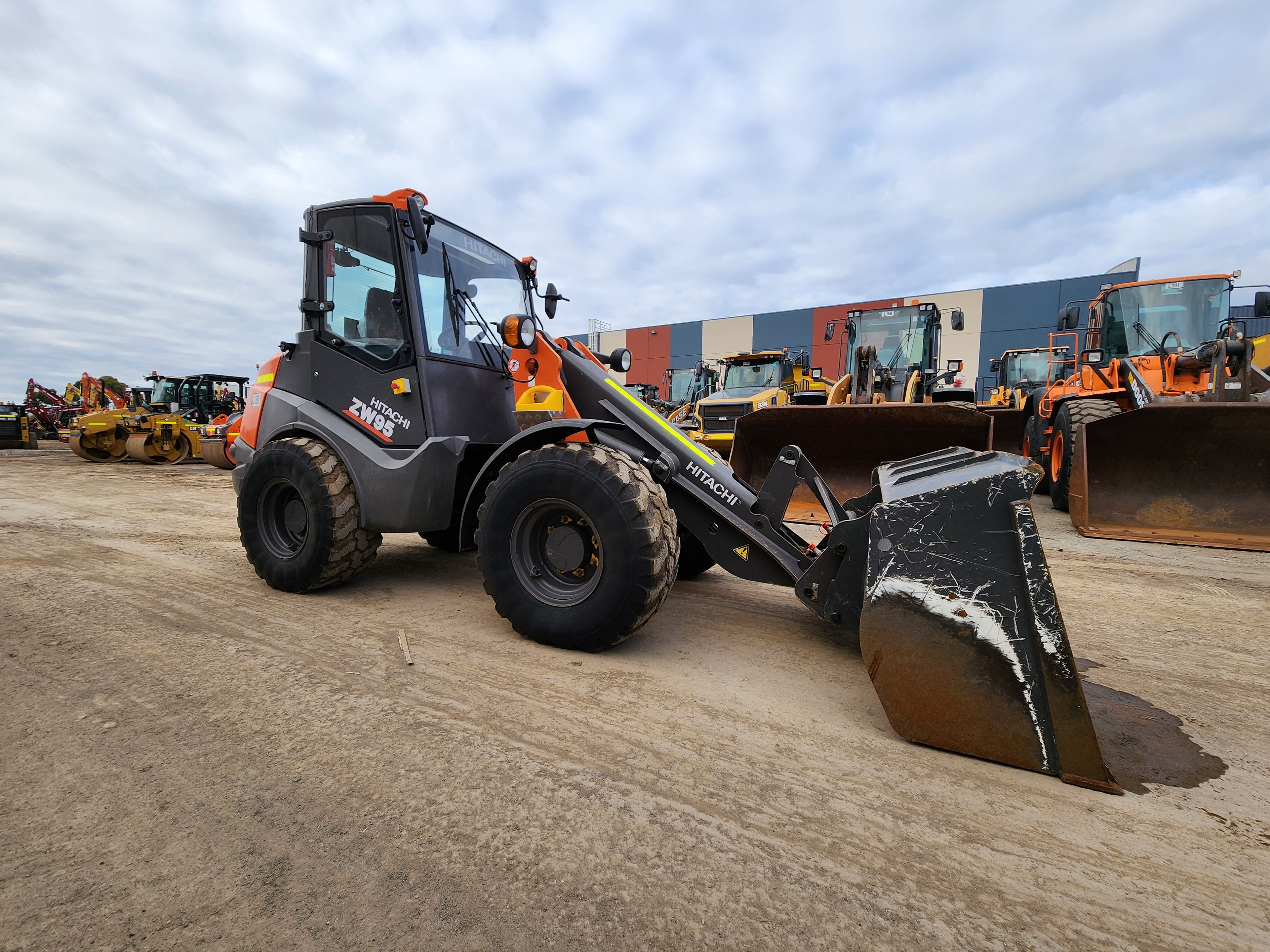2022 HITACHI ZW95-6C 6T ARTICULATED WHEEL LOADER (L160) WITH 800 HRS ...