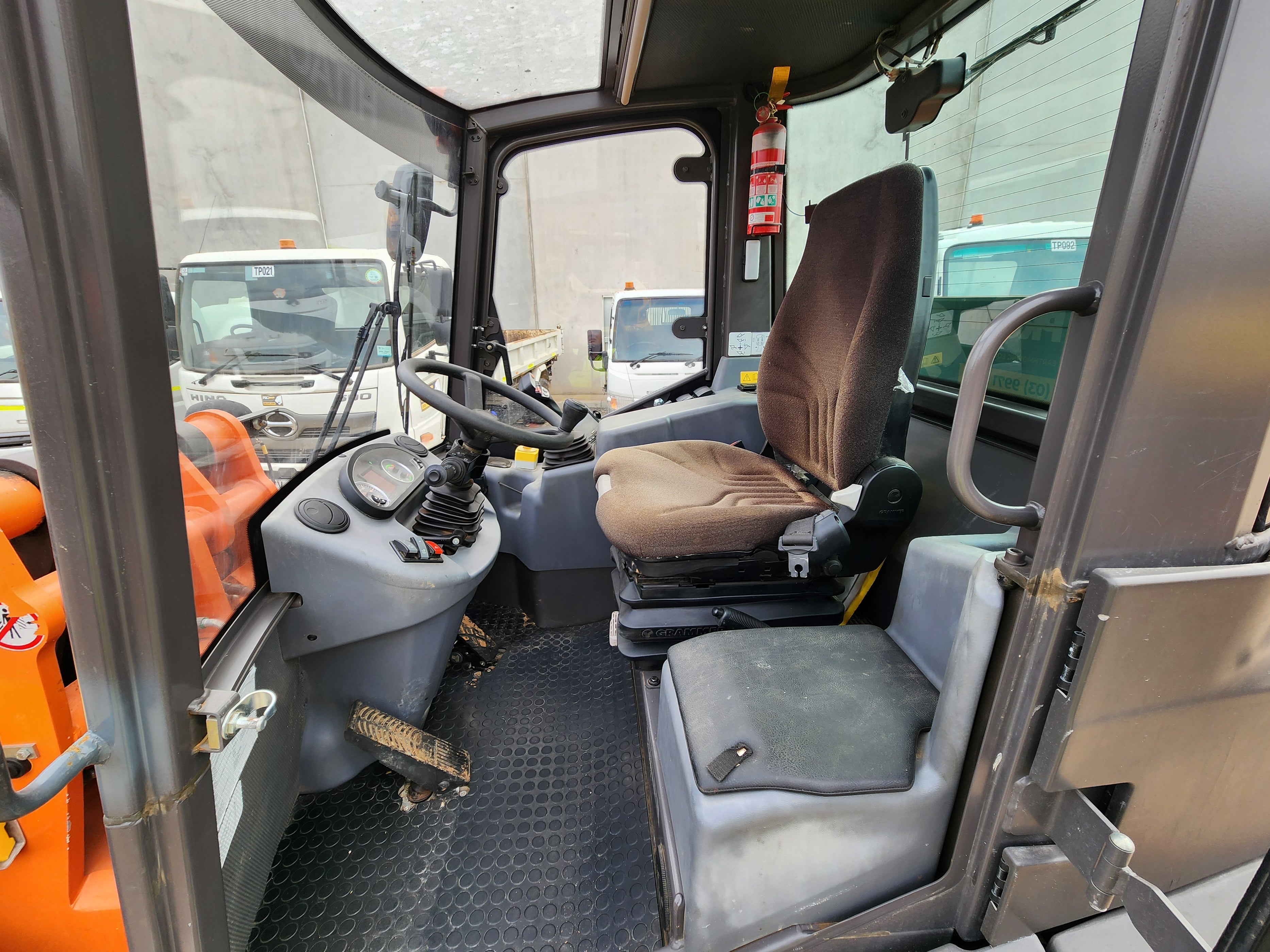 2022 HITACHI ZW95-6C 6T ARTICULATED WHEEL LOADER (L160) WITH 800 HRS ...