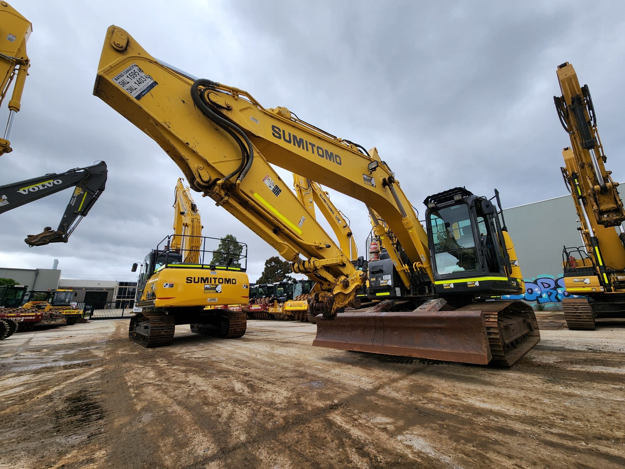 2019 SUMITOMO SH235X-6 25T EXCAVATOR (E251) WITH DOZER BLADE AND 4100 ...