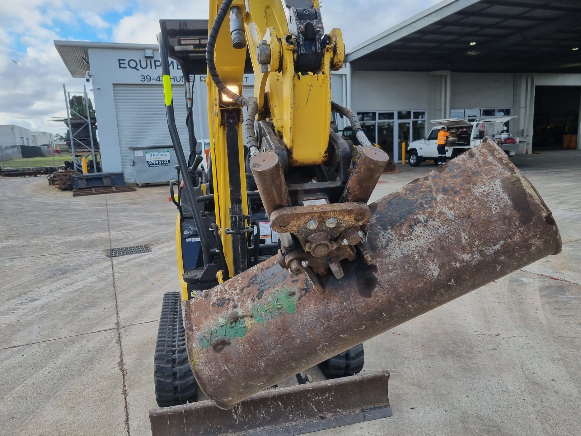 2021 YANMAR VIO17 1..7T EXCAVATOR (M737) WITH TILT HITCH, BUCKETS AND ...
